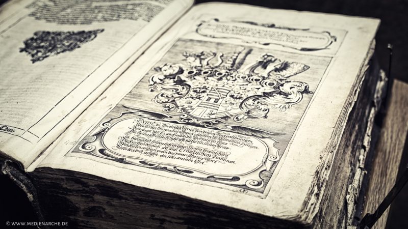 Alte Bibel Innenseite – Medienarche
