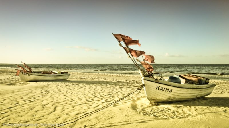Boote am Strand – Medienarche